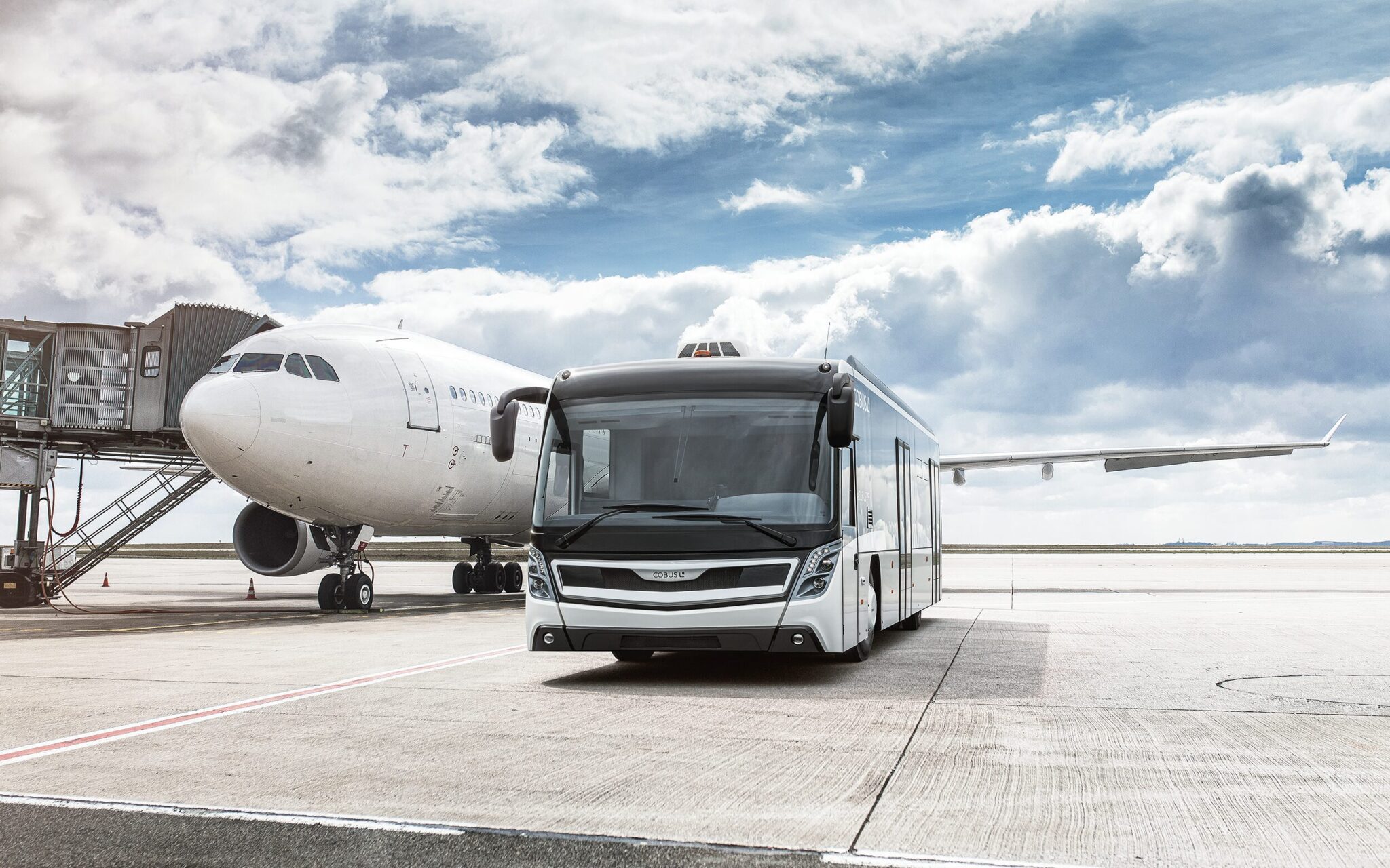 Hitachi ZeroCarbon powers COBUS electric fleet with battery analytics ...